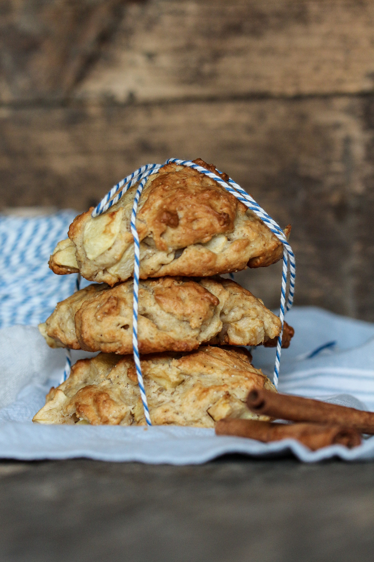{Rezept} Saftige Apfel-Quarkballen / vegan & lecker - Glücksgenuss